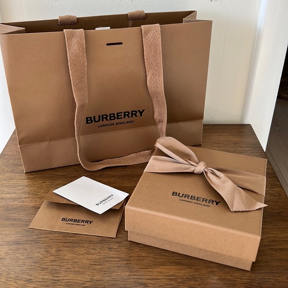 Burberry | Storage & Organization | Burberry Box Wtissue Ribbon Bag And ...